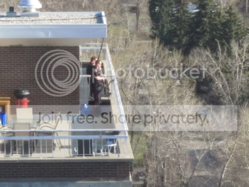 Police surround apartment building on 26th ave sw. : r/Calgary